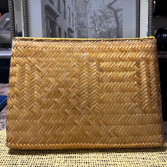 Valerie Separates | Bags | Woven Straw Clutch | Poshmark